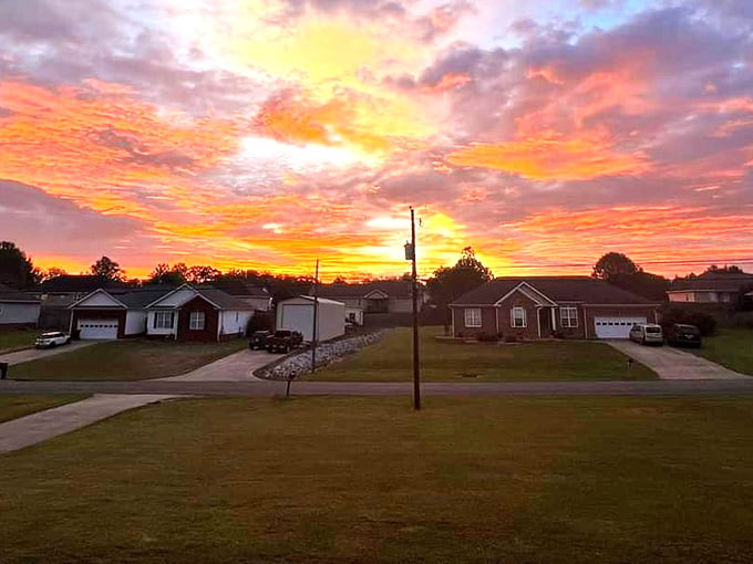 When the sky puts on this kind of show, even your lawn chairs deserve front-row seats.