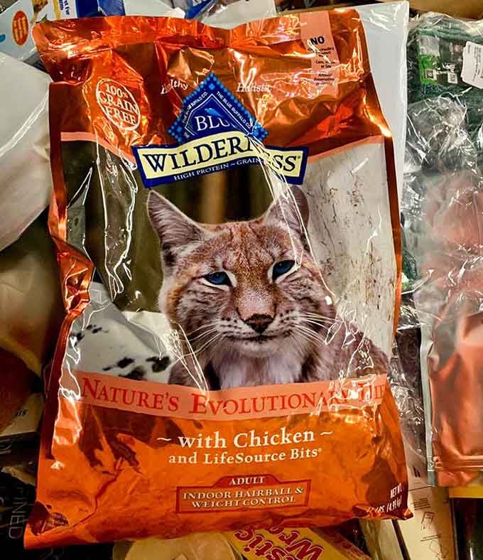 Even Fluffy gets the discount treatment with premium cat food at prices that'll make you purr with satisfaction.