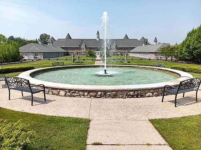 The King's Grand Courtyard fountain serves as the perfect centerpiece for ceremonies that deserve a royal setting.