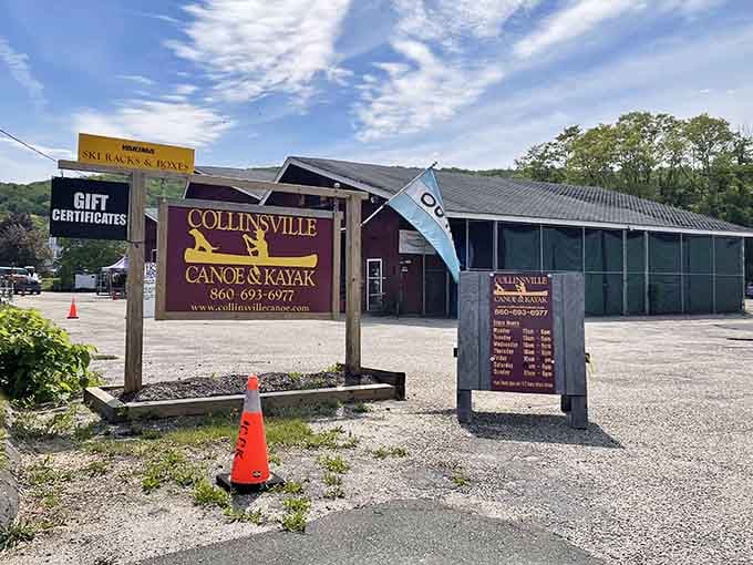 Collinsville Canoe & Kayak stands ready to get you out on that gorgeous river, no previous paddling expertise required here.