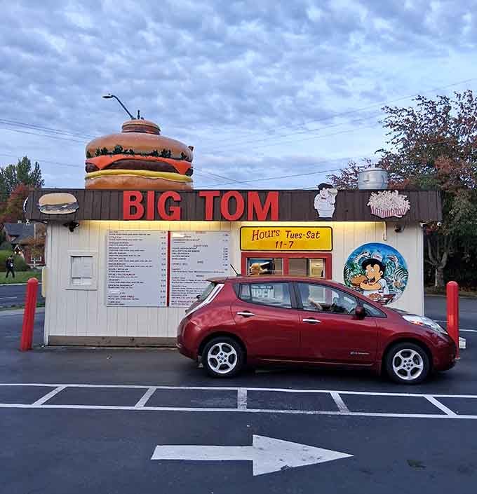 Rain or shine, cars line up for their Big Tom fix at this iconic Olympia landmark.