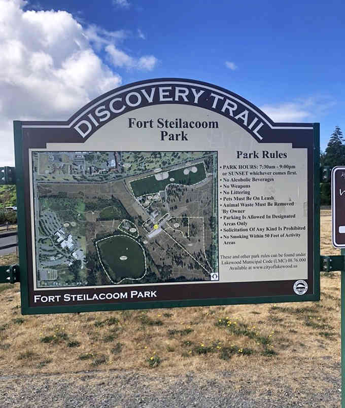The Discovery Trail map shows you just how much territory you've got to explore in this expansive park.