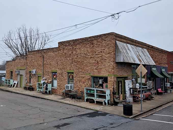 Furniture spilling onto the sidewalk is either a fire code violation or brilliant marketing, and we're voting for the latter.