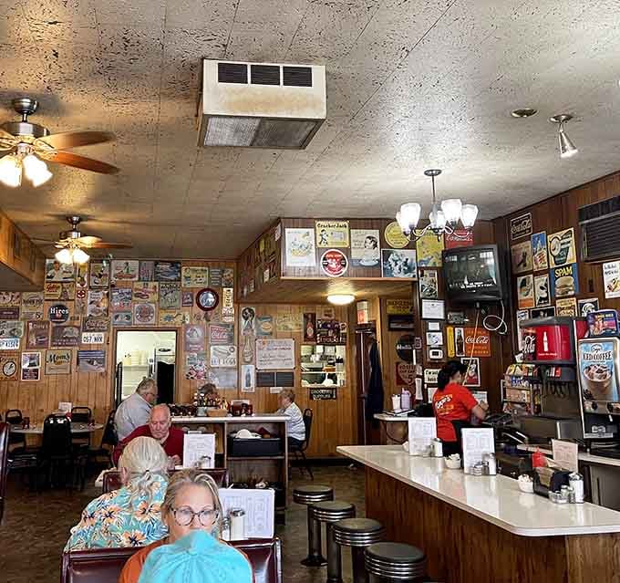 Packed booths full of happy diners tell you everything about a place before you even taste anything.