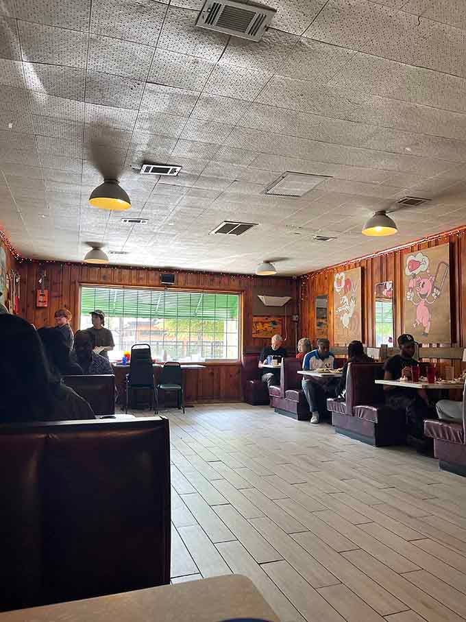 Real people enjoying real breakfast in a real restaurant&mdash;this is what authentic dining experiences look like in action.