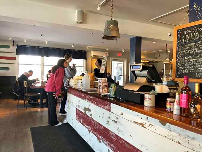 The ordering counter where dreams of lobster rolls become delicious reality within minutes, not hours of waiting.