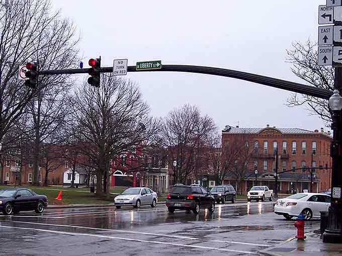 Even on rainy days, downtown Medina maintains its storybook appeal that cameras absolutely love capturing.