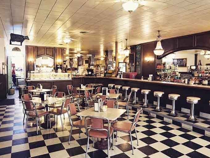 Empty tables won't stay that way long&mdash;this place fills up faster than you can say coconut meringue.