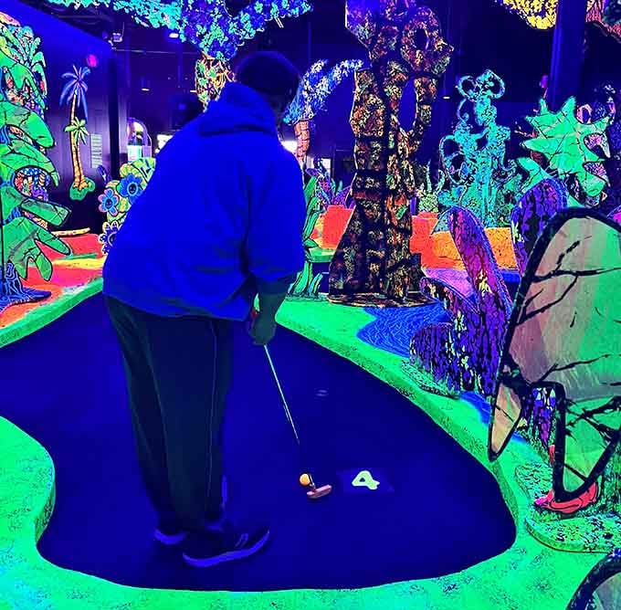 Navigate past glowing obstacles while your depth perception plays tricks on you in the best way.