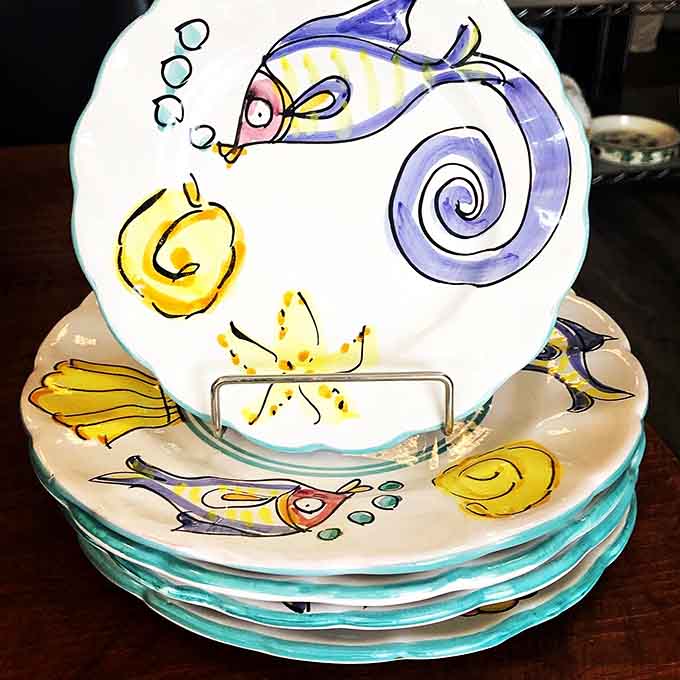 These whimsical fish plates bring oceanic charm to your table without the hassle of actual aquarium maintenance.