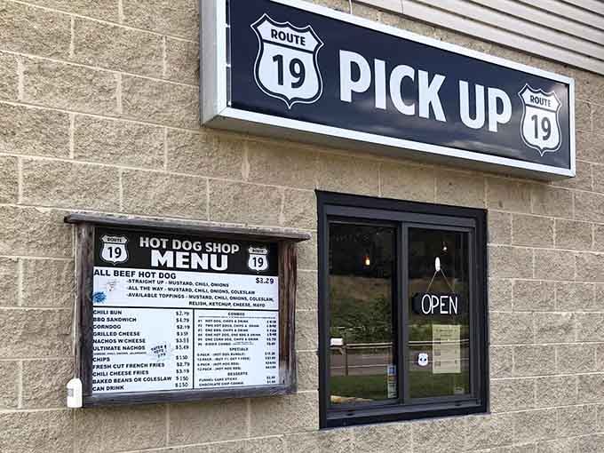 The pickup window means you can grab your hot dog fix and hit the road in record time.