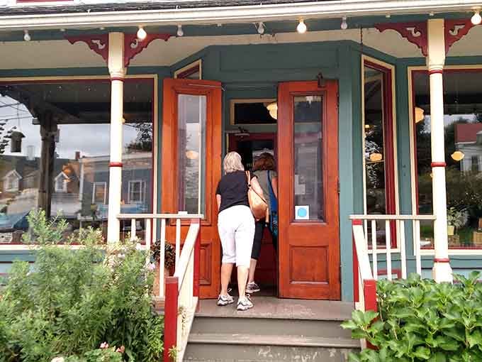 When the food's this good, you can't help but peek inside before committing, though honestly, you're already sold.