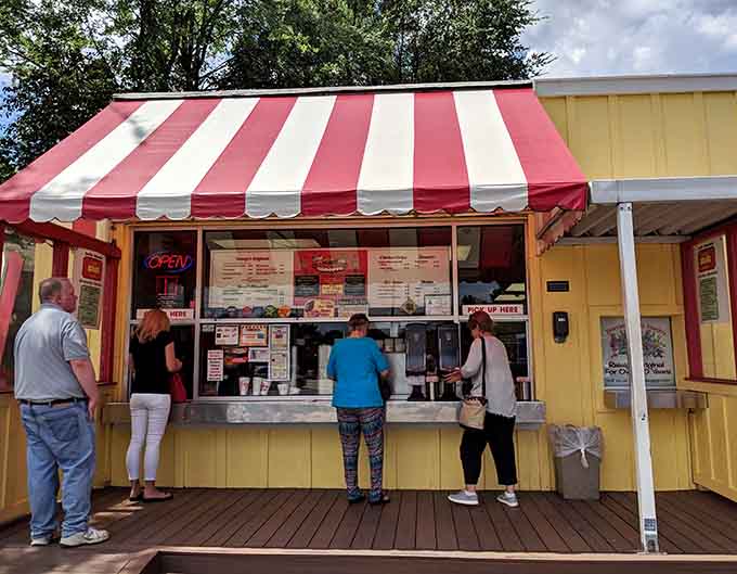 Real people ordering real food at a real place, no pretense required or desired here.