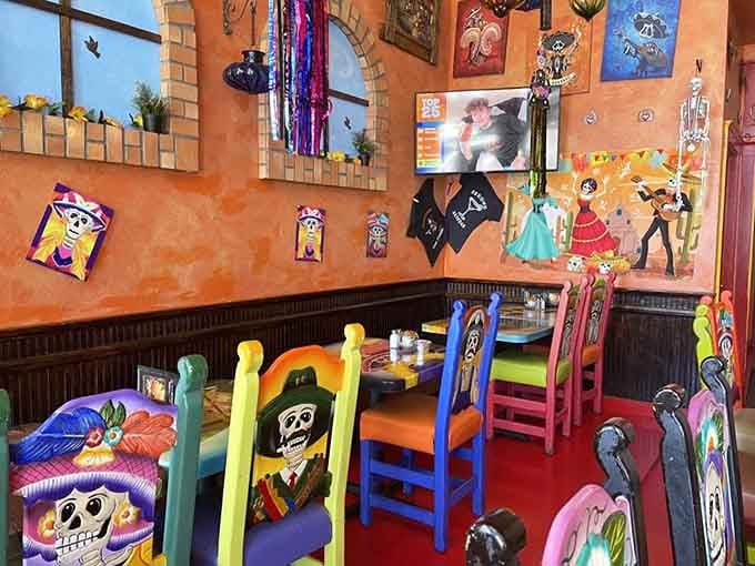 Seating so vibrant and cheerful, even your Monday morning self would crack a smile sitting here with a plate of tacos.