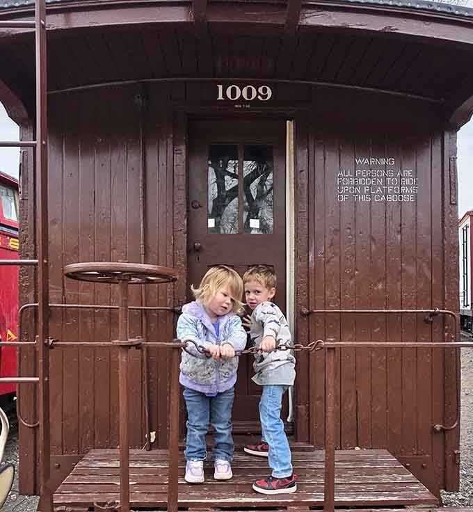 Young explorers discover the magic of cabooses, where railroad crews once lived and worked tirelessly.