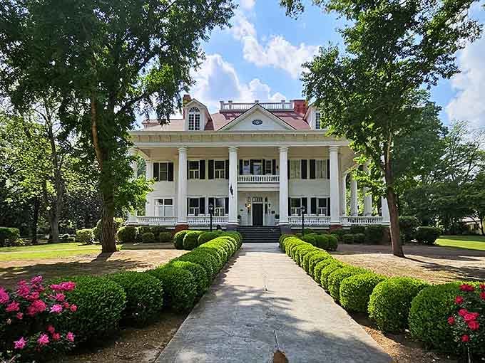 The Twelve Oaks Bed & Breakfast looks like it stepped straight out of Gone with the Wind's best scenes.