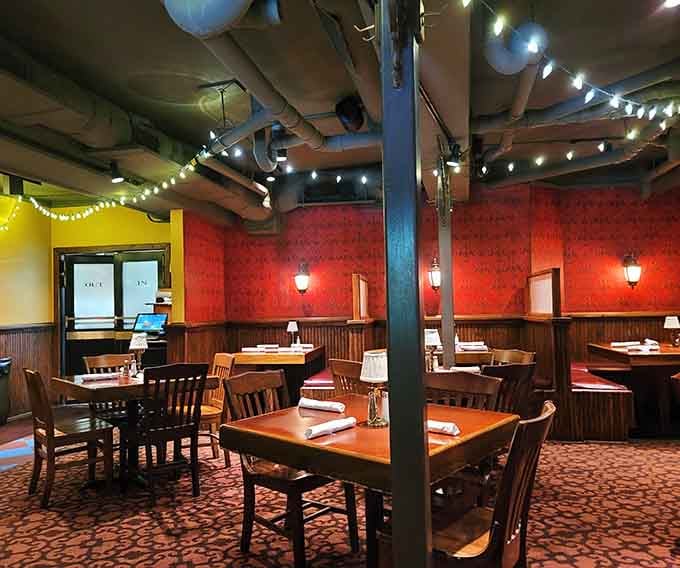 Dining rooms this cozy make you understand why people used to spend entire evenings over a single meal.