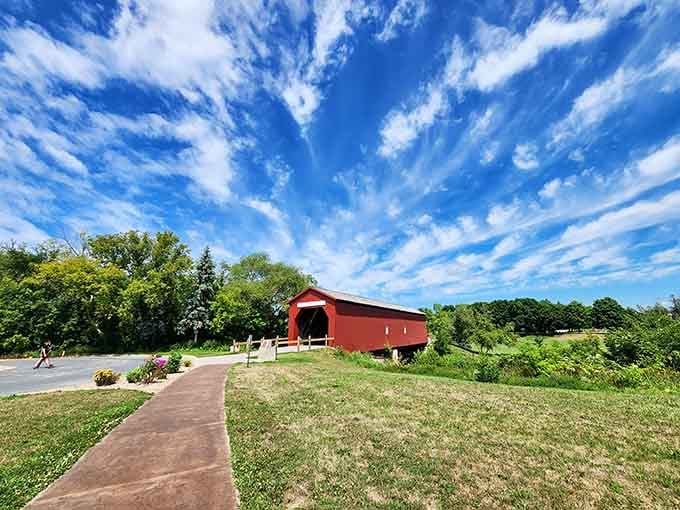 Under dramatic skies, the bridge becomes even more photogenic, if that's even physically possible to achieve.