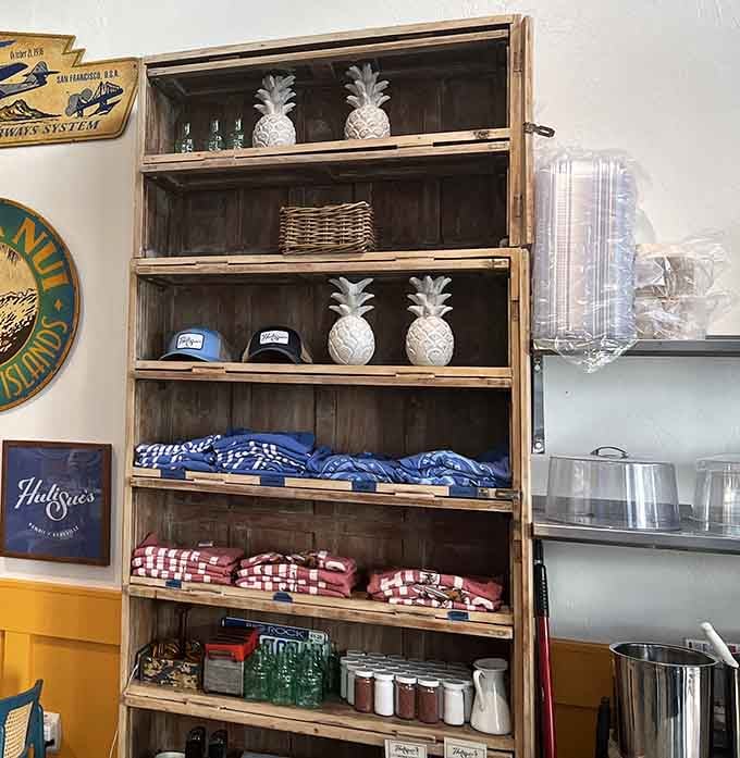 Pineapple decor and branded merchandise remind you this place takes its Hawaiian-Texas fusion identity seriously and joyfully.