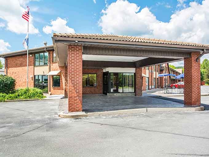 Comfortable lodging awaits visitors who come for a weekend and start researching real estate by Sunday morning.