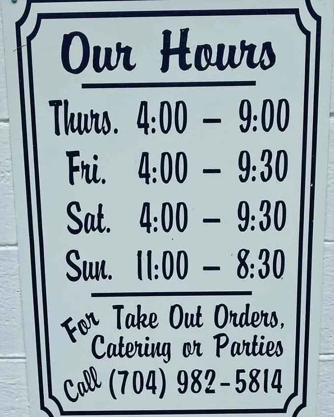 These hours mean you can satisfy your seafood cravings almost any day, which is basically a public service.