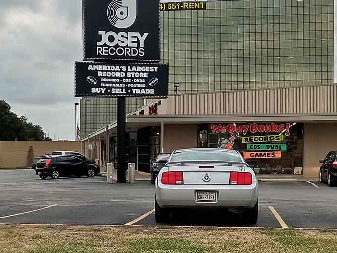 Plenty of parking means you won't circle the lot like a vulture before your vinyl hunt.