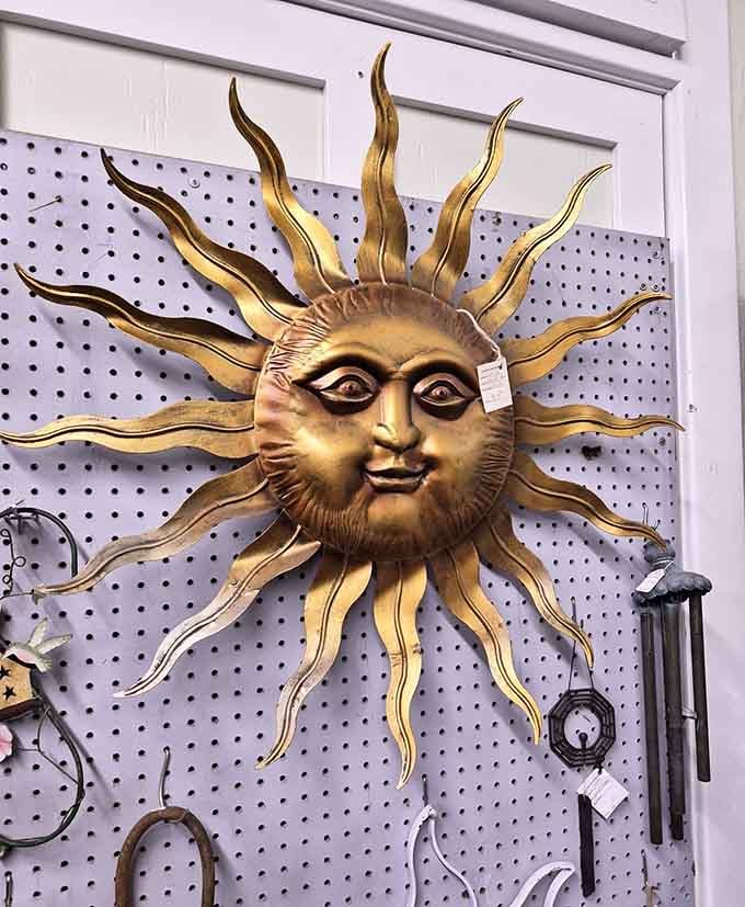 This metal sun radiates vintage charm and probably witnessed more disco than you'd care to admit from the seventies.