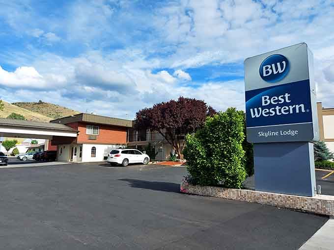 Best Western Skyline Motor Lodge offers comfortable lodging where you can rest those tired hiking legs.