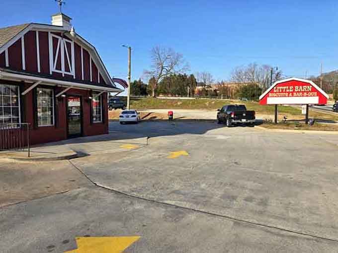 Even the parking lot view shows off that distinctive red barn, making it impossible to miss this gem.