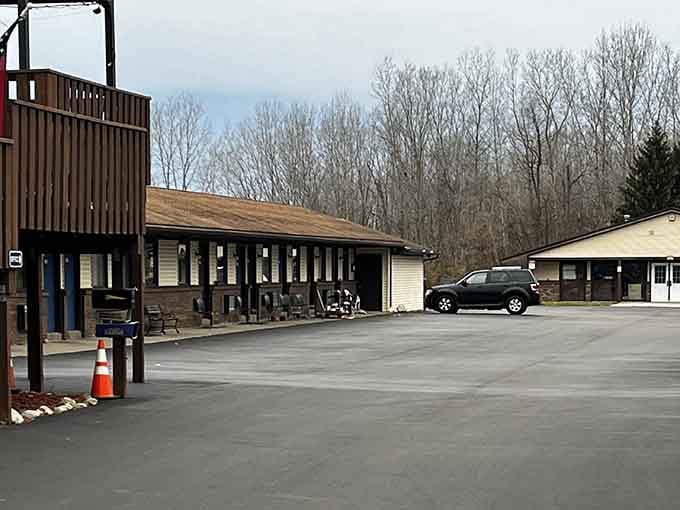 Heb's Inn provides simple, honest lodging for treasure hunters who need more than one day to conquer Mason.