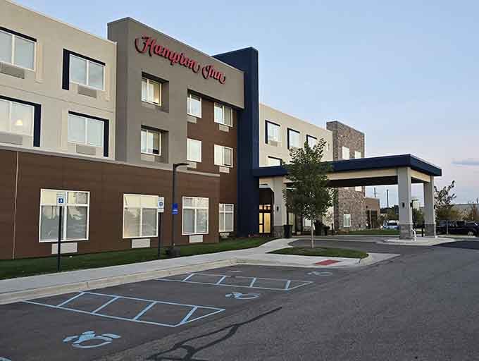 Modern accommodations mean you can extend your culinary exploration without sacrificing comfort or a decent night's sleep.