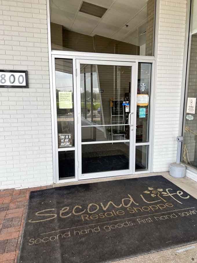 The welcome mat says it all: second-hand goods, first-hand savings, and seriously good finds inside.