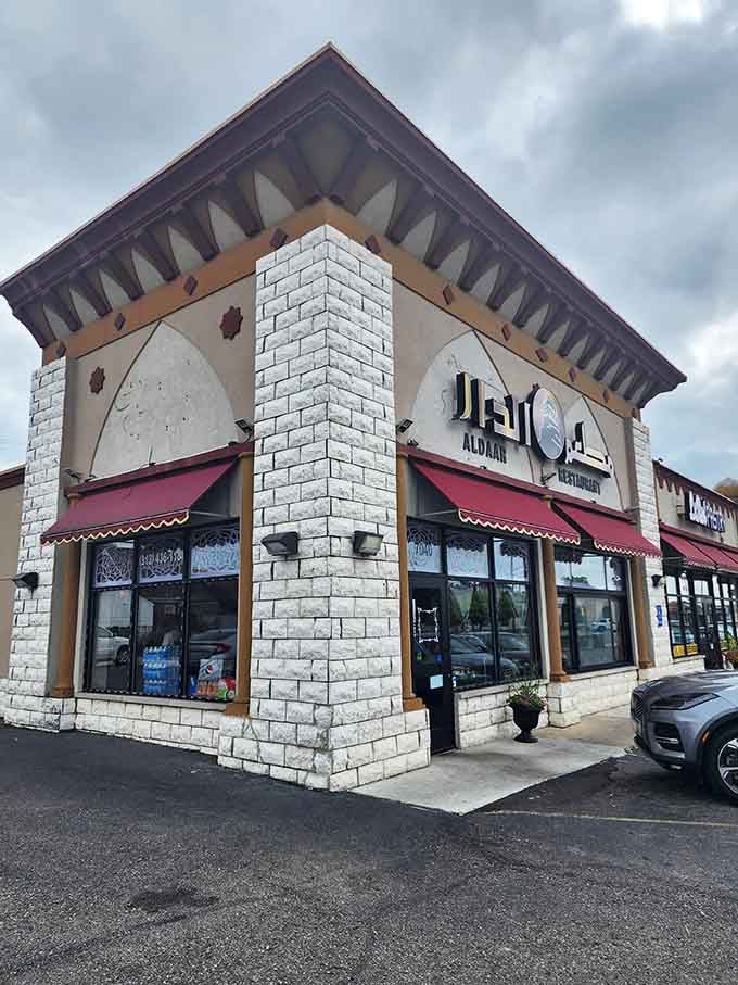 The corner location makes Aldaar easy to spot, with architecture that hints at the authentic experience inside.