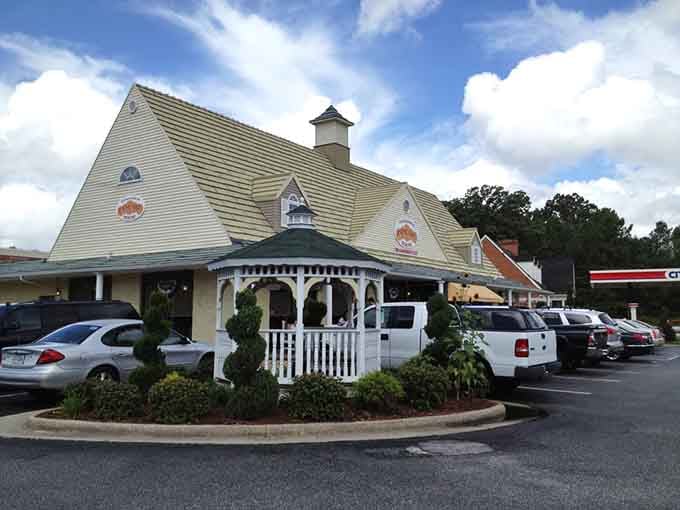 A full parking lot is always the best restaurant review you'll ever need, no Yelp required.