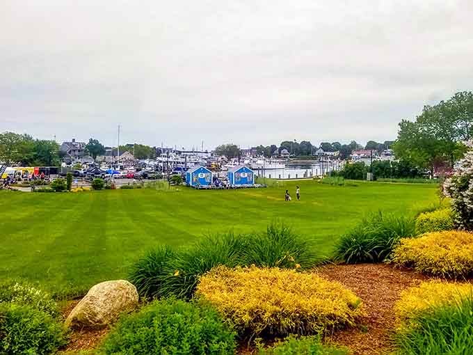 Harbor views and green spaces where the town unfolds like a watercolor painting come to life beautifully.