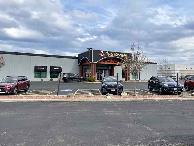 Ample parking and that distinctive entrance make finding this barbecue haven easier than parallel parking downtown Chicago.