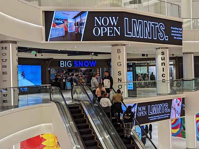 Approaching Big SNOW from the American Dream complex, where indoor skiing somehow makes perfect sense in this ambitious venue.