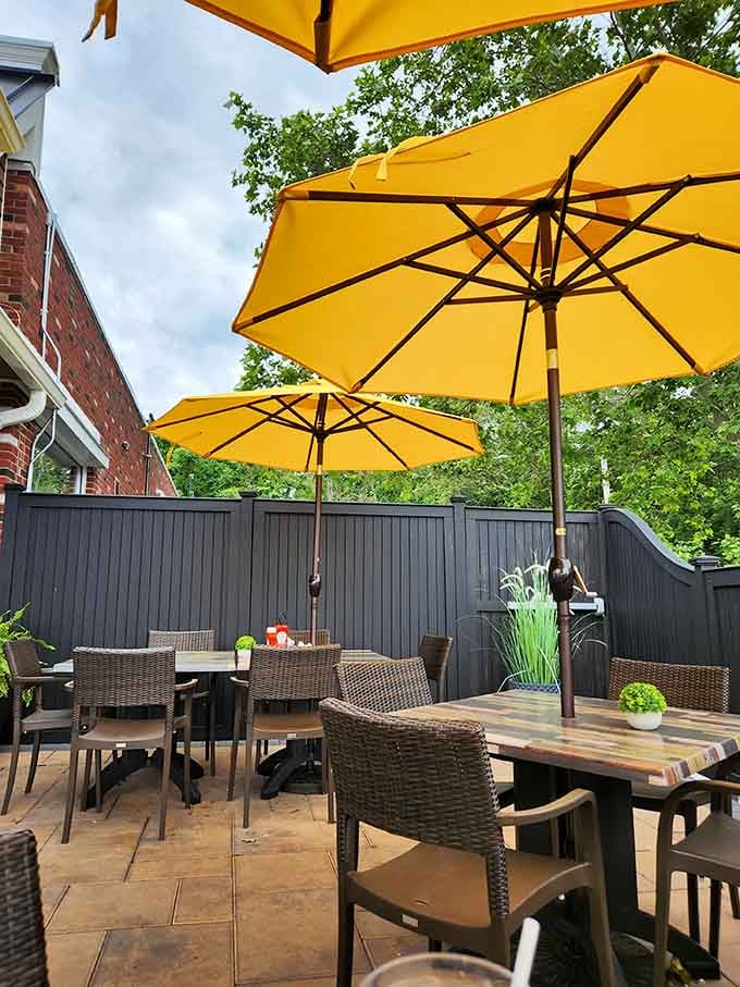 Sunny umbrellas and outdoor seating turn breakfast into an alfresco celebration worth savoring slowly and completely.