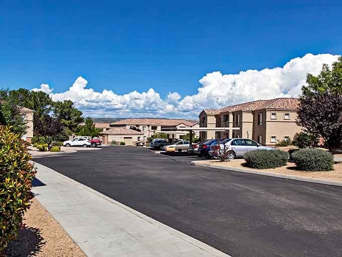 Mountain views from your parking spot? Cottonwood's residential areas understand the assignment perfectly, thank you very much.