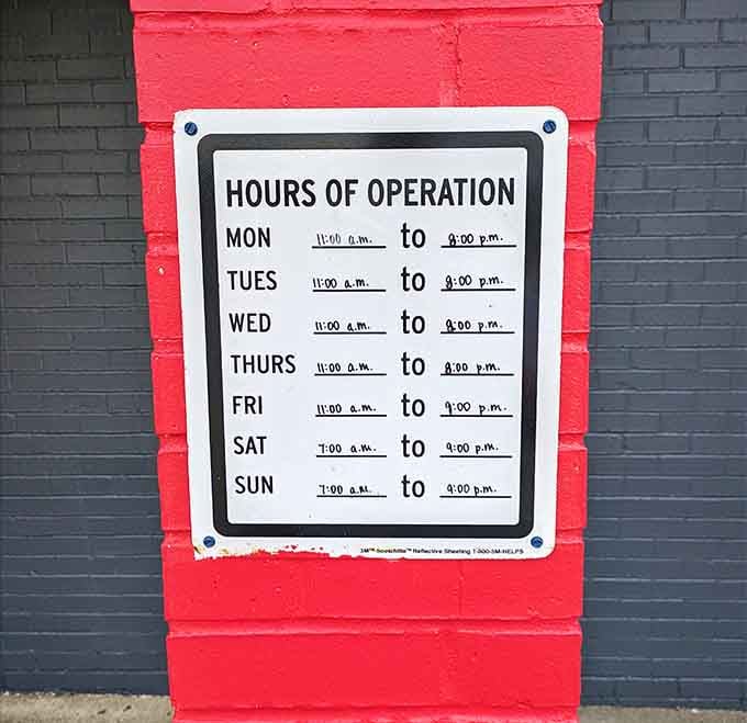 Operating hours that accommodate breakfast lovers, lunch crowds, and dinner enthusiasts throughout the week perfectly.