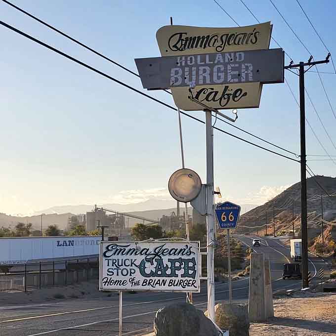 That vintage sign still beckoning hungry travelers just like it did when your grandparents were young and carefree.