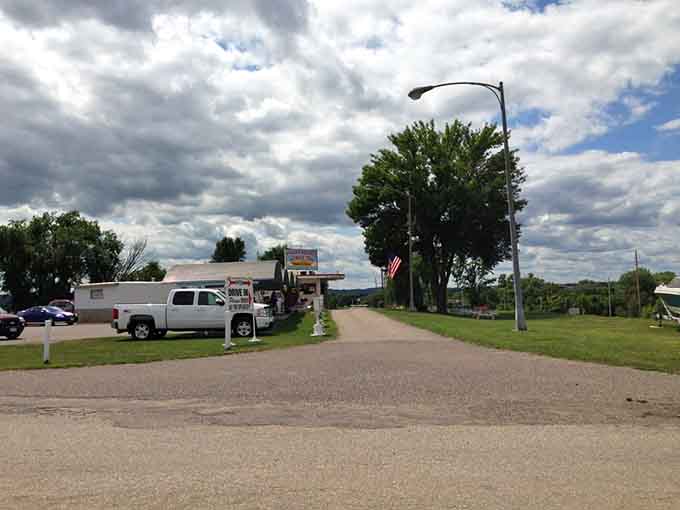 The unassuming roadside location belies the culinary treasure that awaits hungry travelers passing through Hager City.