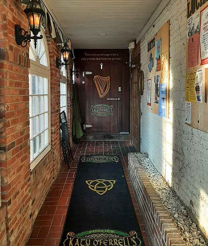 Even the entrance knows how to make an impression &ndash; this is how you do a proper Irish pub welcome.