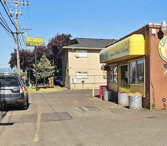 The unassuming exterior hides one of Springfield's best-kept culinary secrets in plain sight.