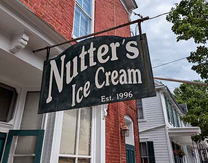 That vintage sign hanging proudly tells passersby that frozen happiness has been served here since the nineties began.