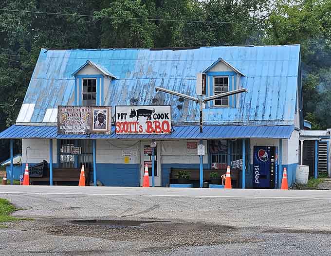 A roadside landmark that proves the best destinations don't need billboards, just word of mouth and incredible food.