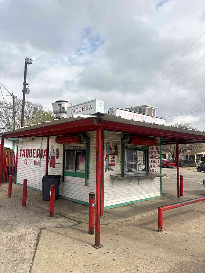 The complete package: a no-frills exterior housing some of the most authentic tacos Dallas has to offer.