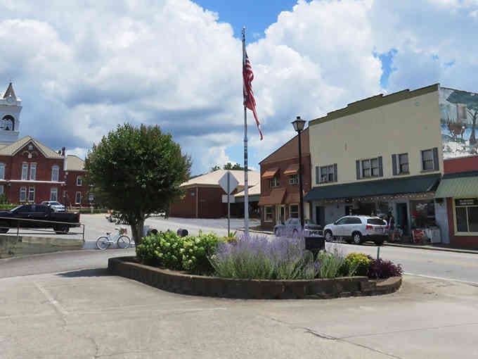 Stop and smell the lavender! This charming street corner feels as crisp and classic as a Springsteen anthem.