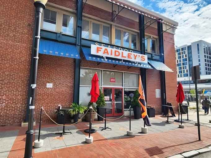 The stanchions outside hint at the crowds who line up for those famous jumbo lump crab cakes.