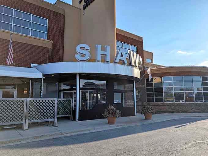 That curved design and classic signage promise serious seafood inside, no ocean required for this landlocked treasure.